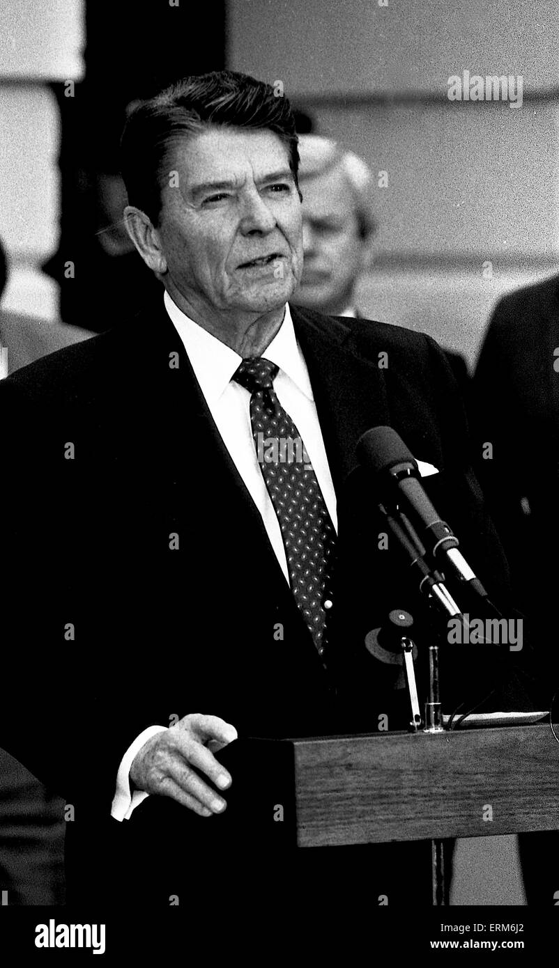 Washington, DC. 2-13-1984 President Ronald Reagan with King Hussein II ...