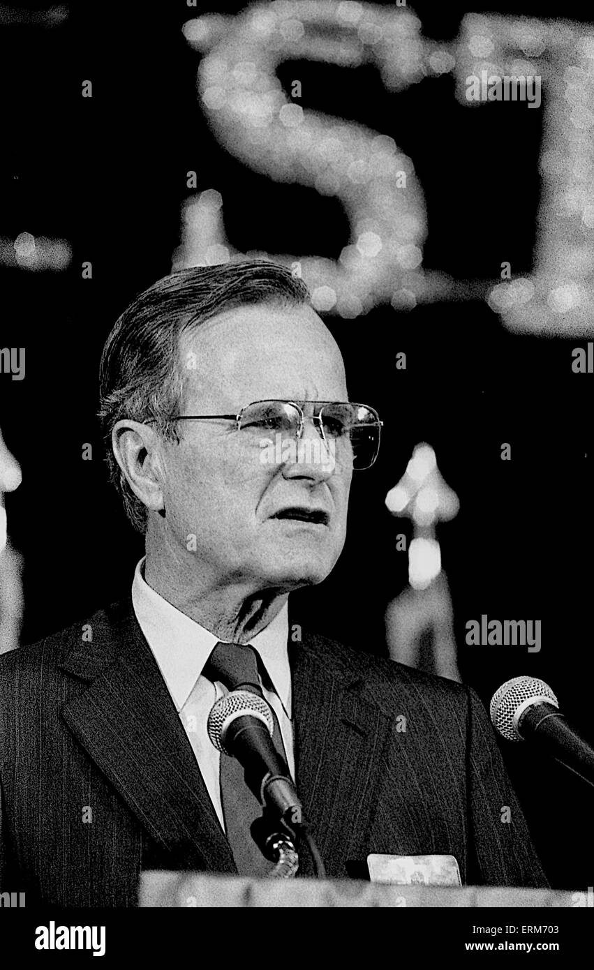 George Bush 1988 Stock Photos & George Bush 1988 Stock Images - Alamy