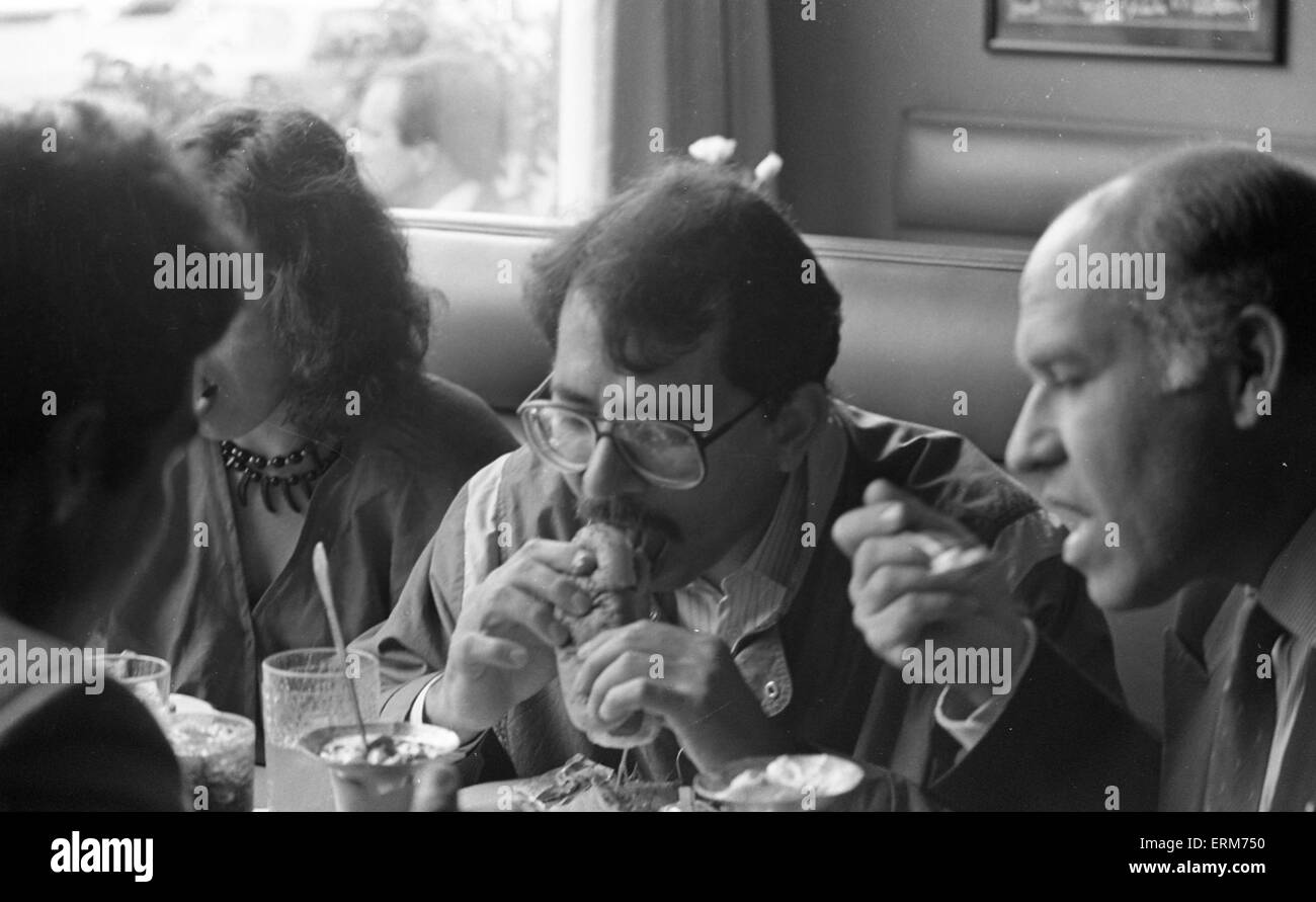 Banana splits hi-res stock photography and images - Alamy