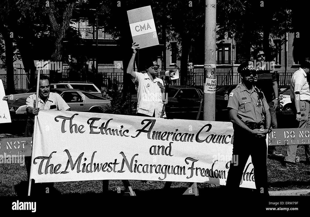 Chicago, Illinois 8-2-1986 Demostrators outside and across street from ...