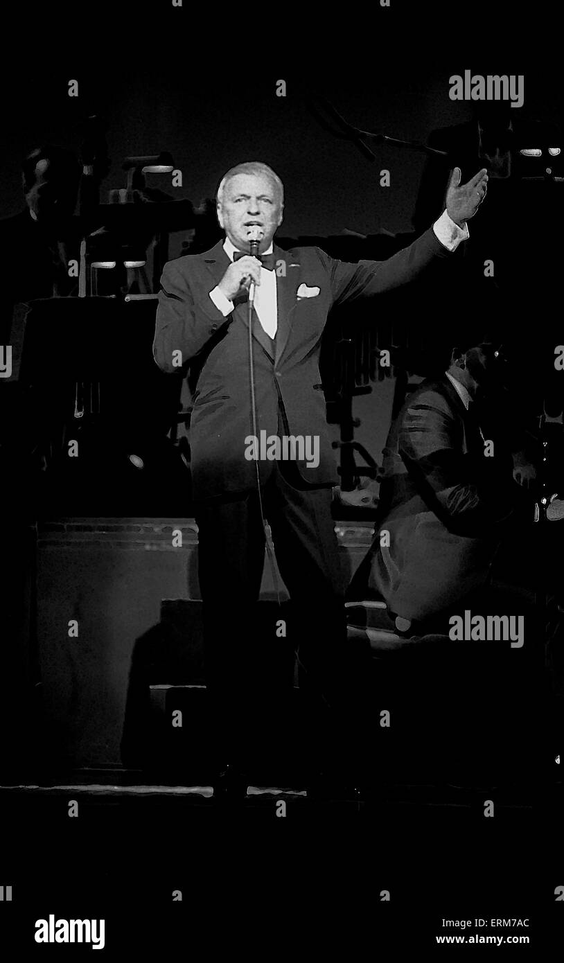 Frank sinatra stage hi-res stock photography and images - Alamy