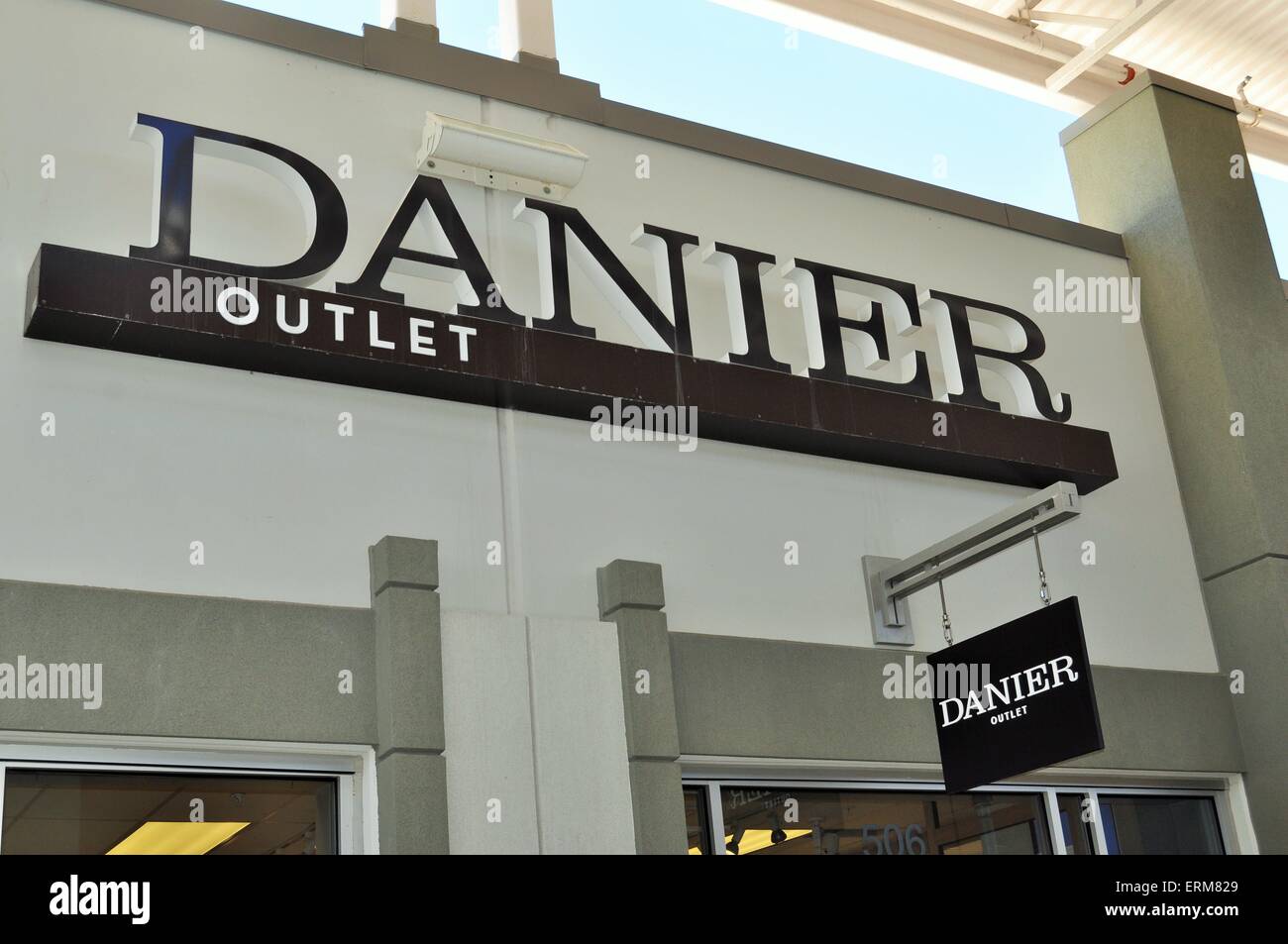 Danier Store front Stock Photo - Alamy