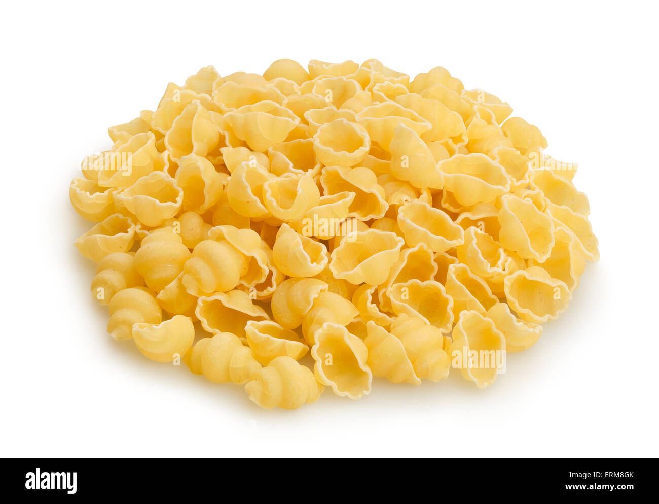 Raw pasta shells hi-res stock photography and images - Alamy
