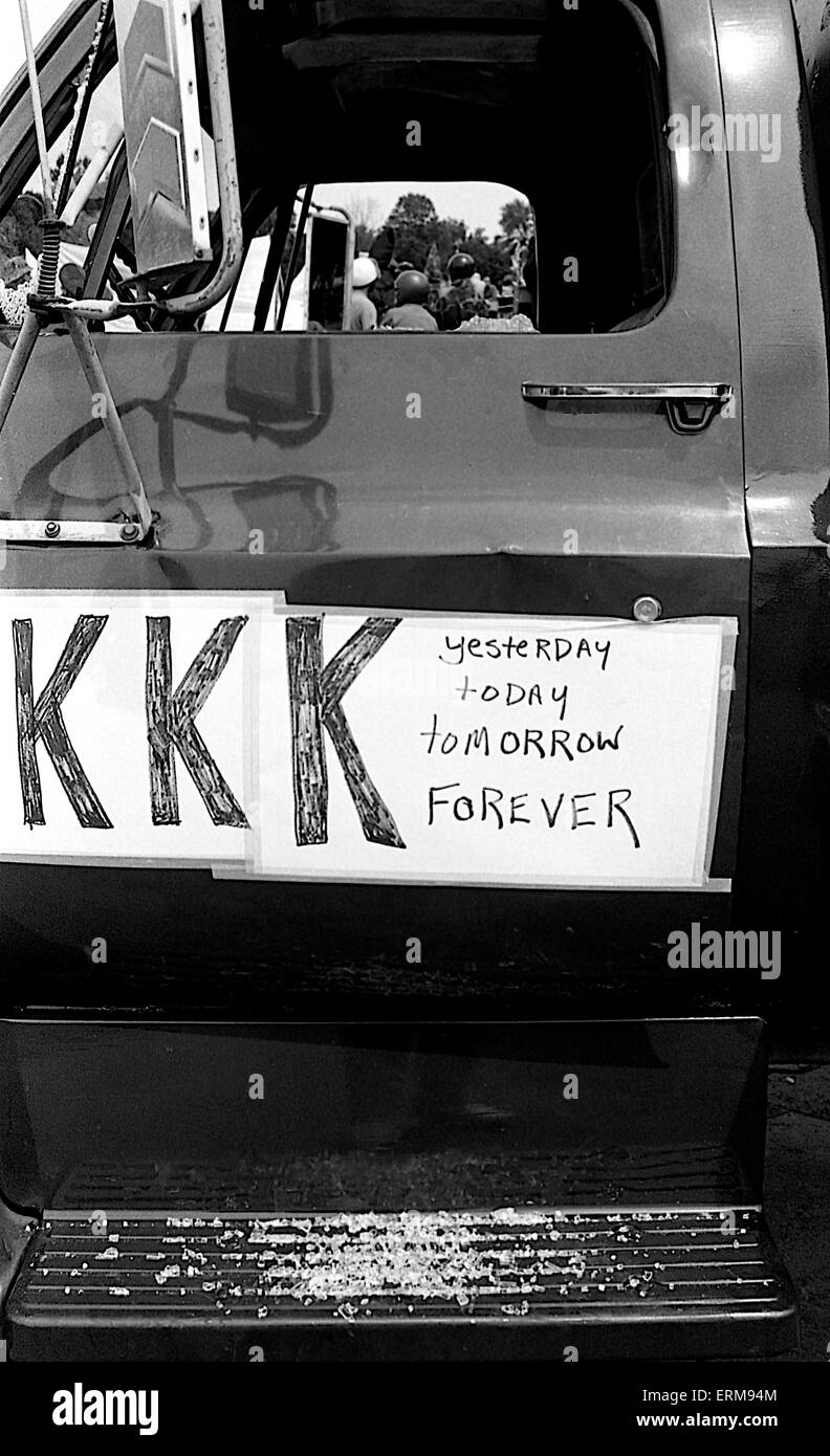 Chicago, Illinois 6-28-1986 KKK members and a white supremacist group ...