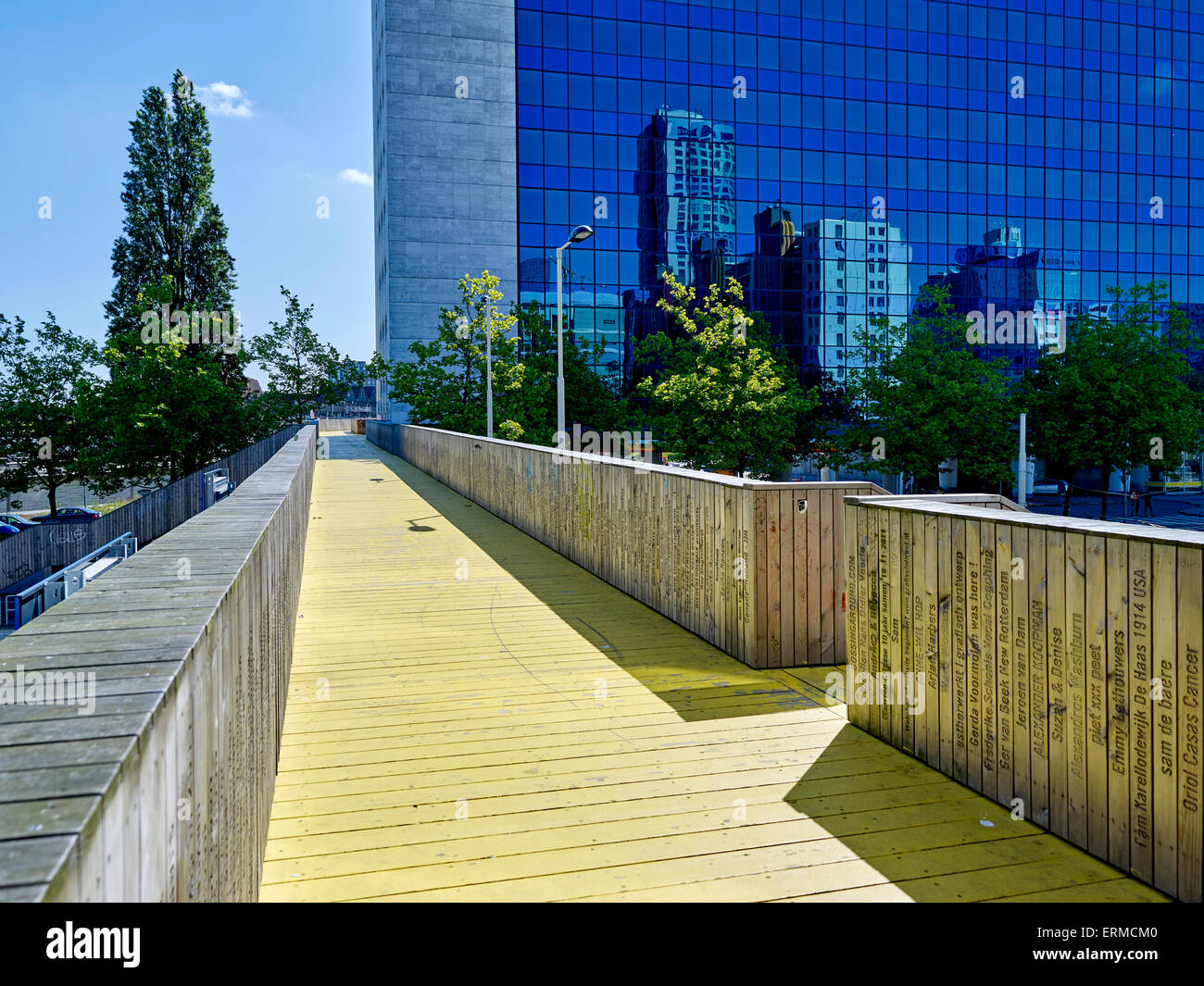 Luchtsingel yellow bridge hi-res stock photography and images - Alamy
