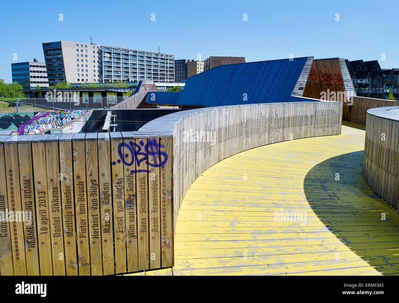 De Luchtsingel in Rotterdam, The Netherlands, a connection between ...