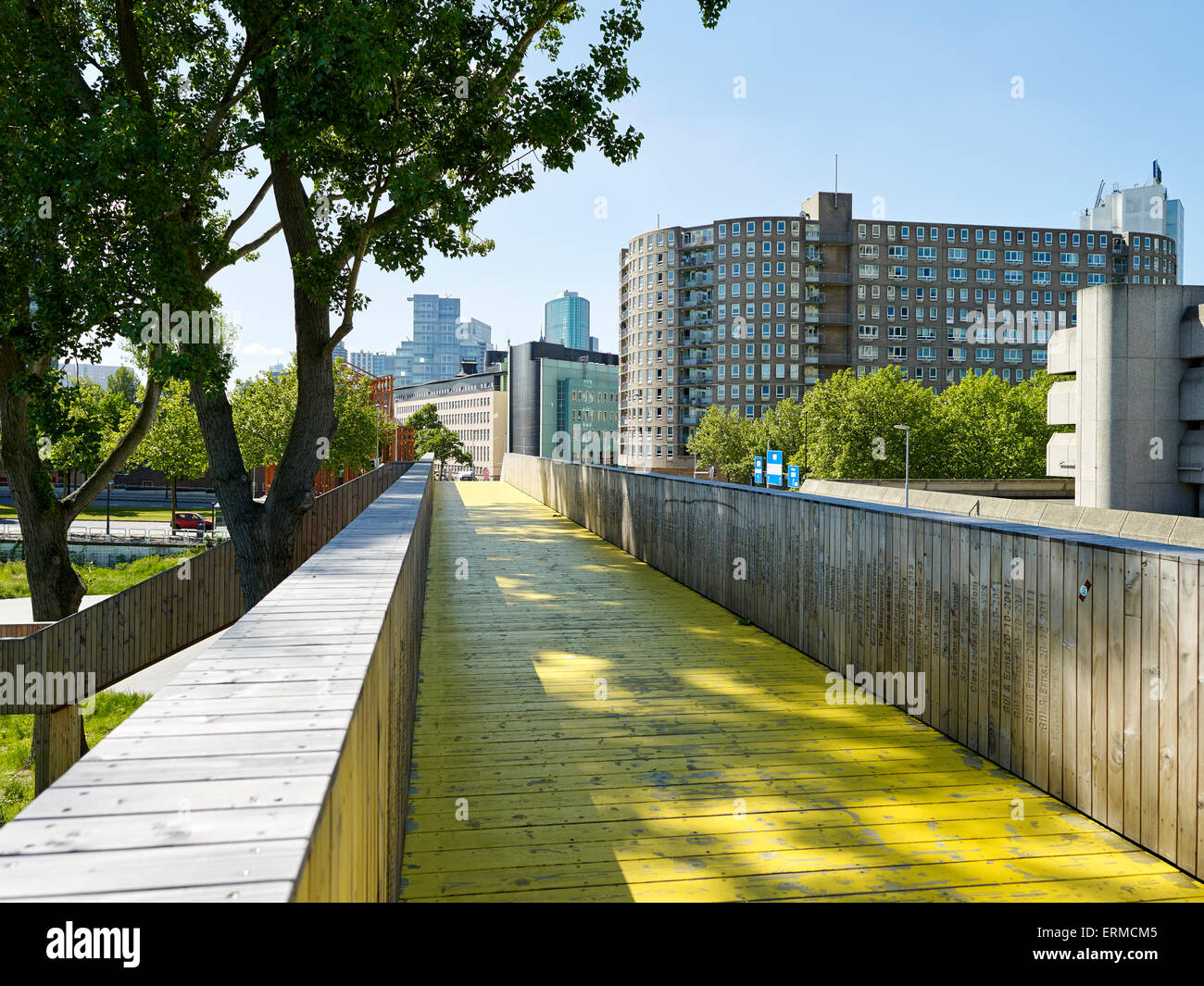 De Luchtsingel in Rotterdam, The Netherlands, a connection between ...