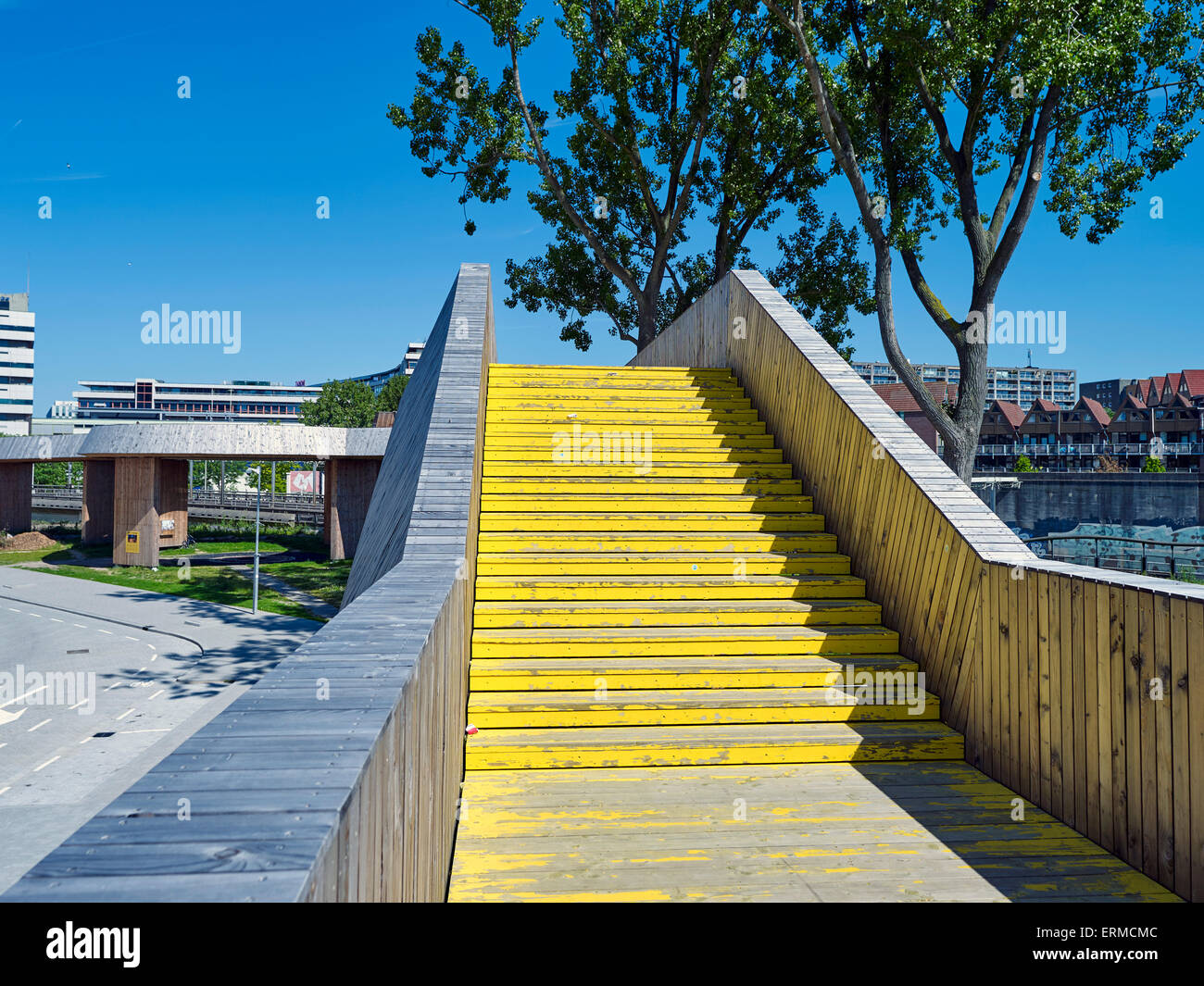 De Luchtsingel in Rotterdam, The Netherlands, a connection between ...