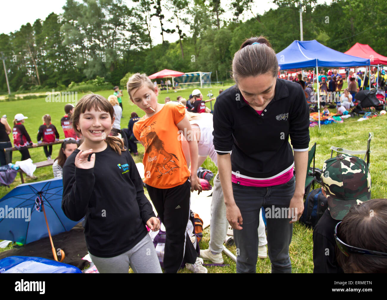 Kids racing hi-res stock photography and images - Alamy