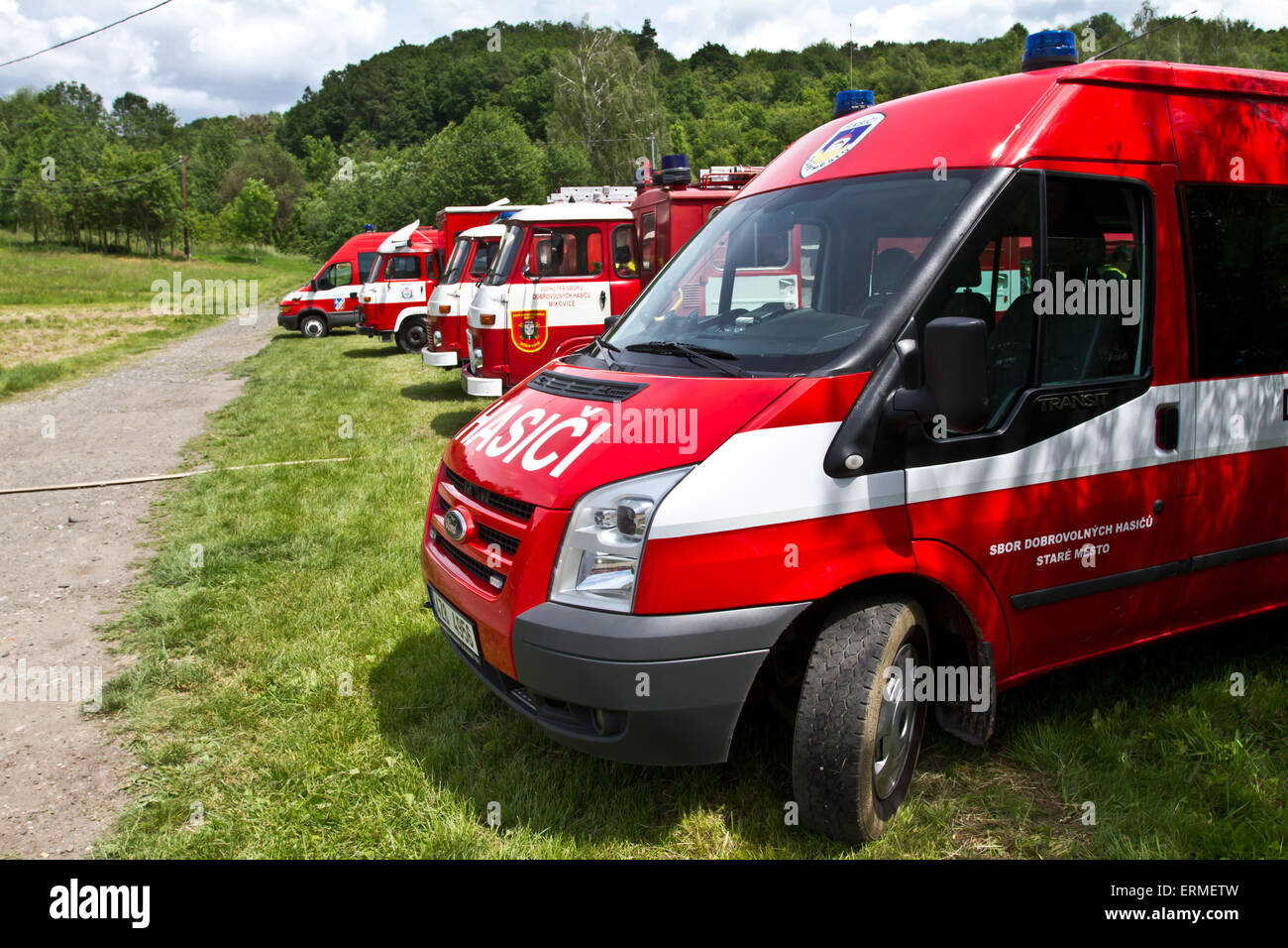 Firefighters at firetruck hi-res stock photography and images - Alamy