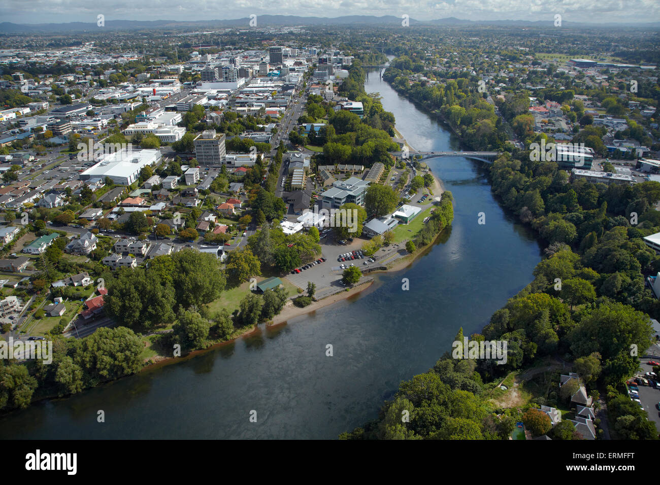 Waikato River and Victoria Bridge, Hamilton, Waikato, North Island, New ...