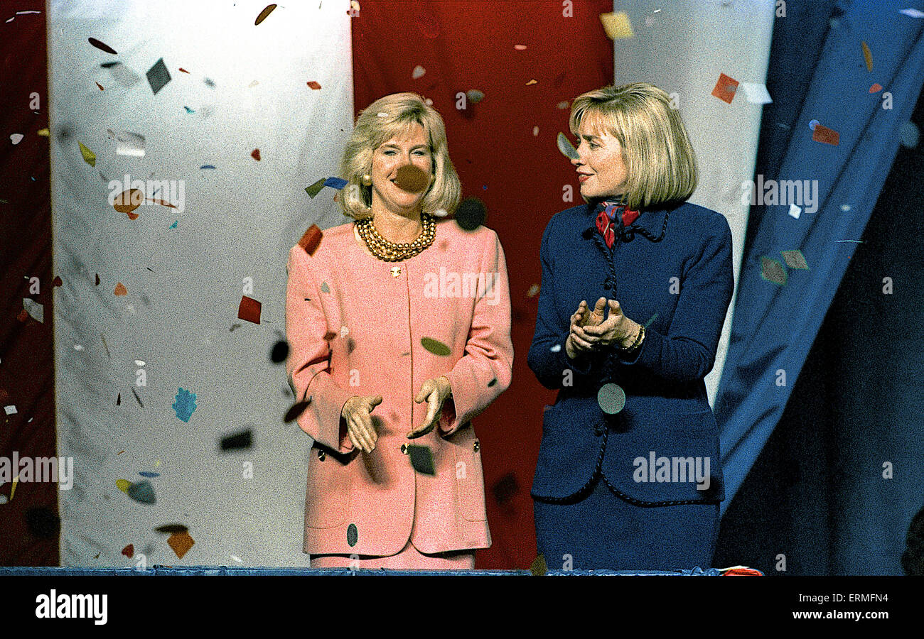 Little Rock, Arkansas, USA 3rd November 1992 Tipper Gore and Hillary ...
