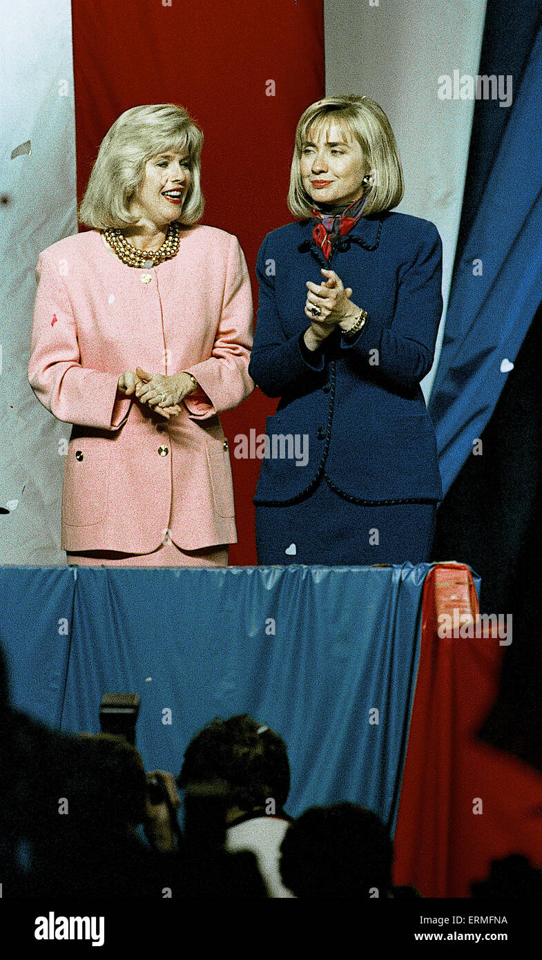Little Rock, Arkansas, USA 3rd November 1992 Tipper Gore and Hillary ...