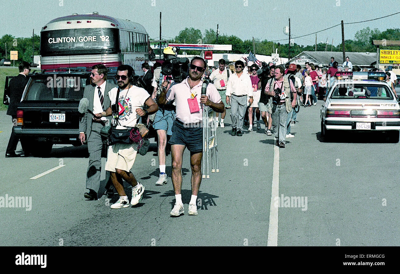 The clinton gore 1992 campaign bus hi-res stock photography and images ...