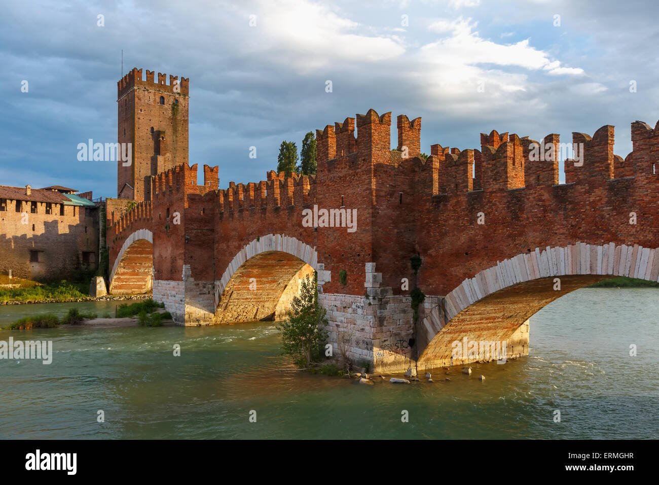 Verona italy castelvecchio castle hi-res stock photography and images ...