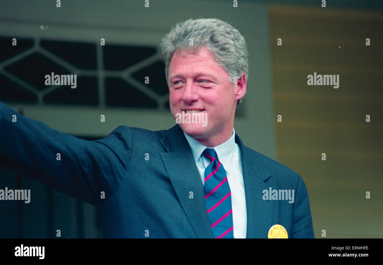 Us governor election voting booth hi-res stock photography and images ...