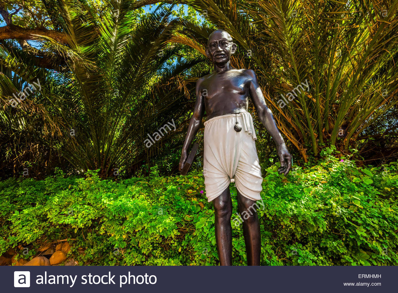 Bronze Statue Gandhi Stock Photos & Bronze Statue Gandhi Stock Images ...