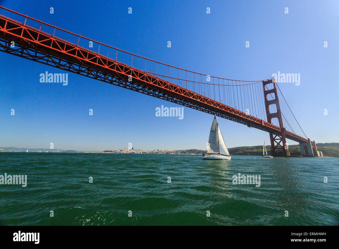 Sailboat beneath the Golden Gate Bridge Stock Photo - Alamy