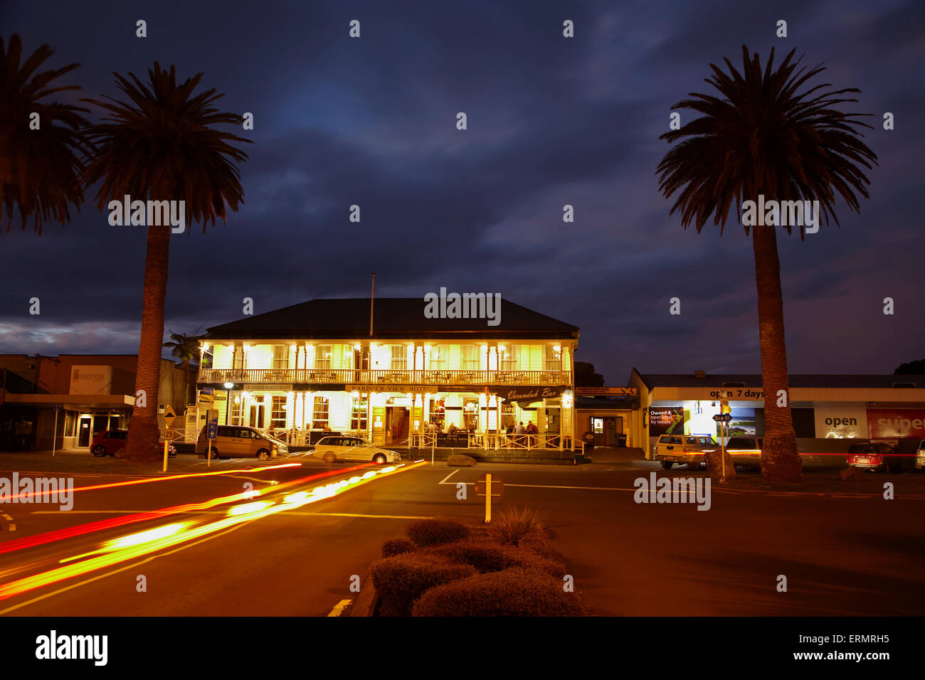 Raglan bar hi-res stock photography and images - Alamy