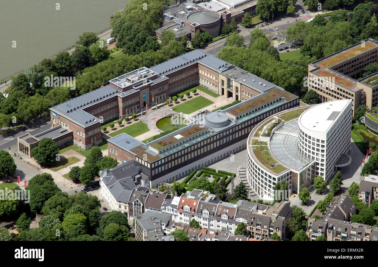 Ehrenhof complex with Kunst-Palast museum and NRW-Forum Kultur und ...