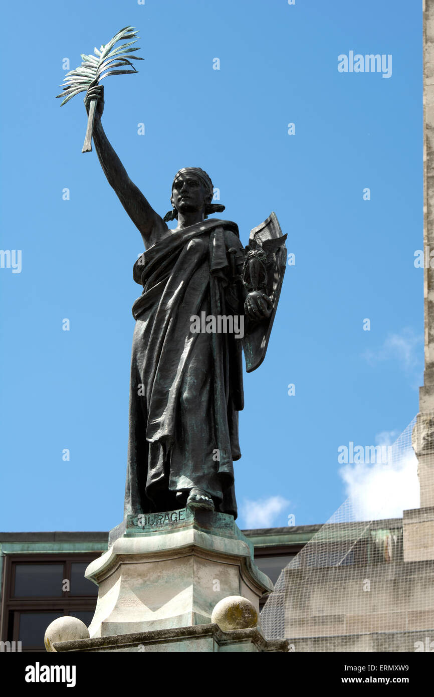 Peace statue on War Memorial outside Luton Town Hall, Bedfordshire ...