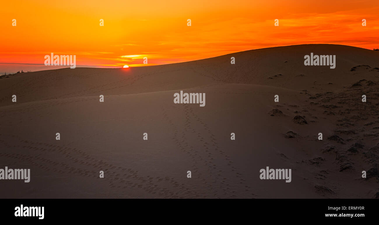 Sunset in White Sand Dunes, Mui Ne, Vietnam Stock Photo - Alamy