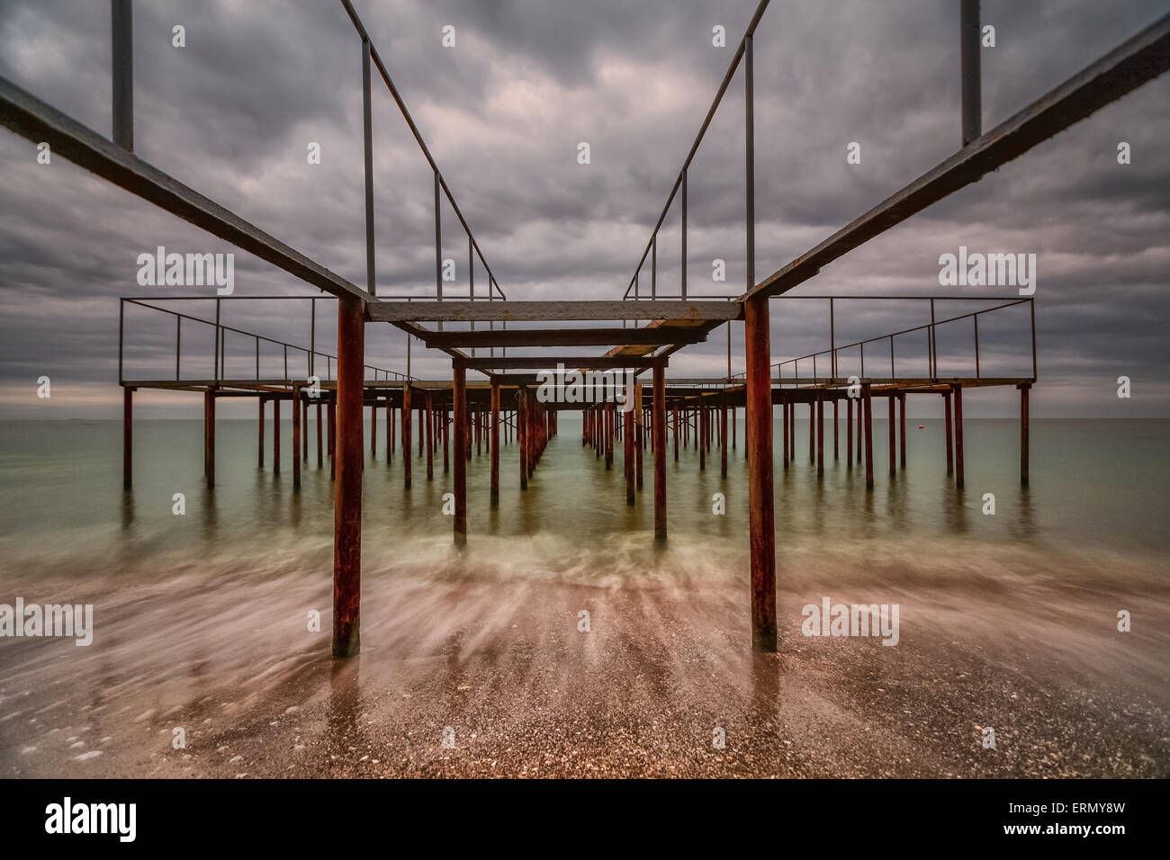 Long ocean waves deep sea hi-res stock photography and images - Alamy