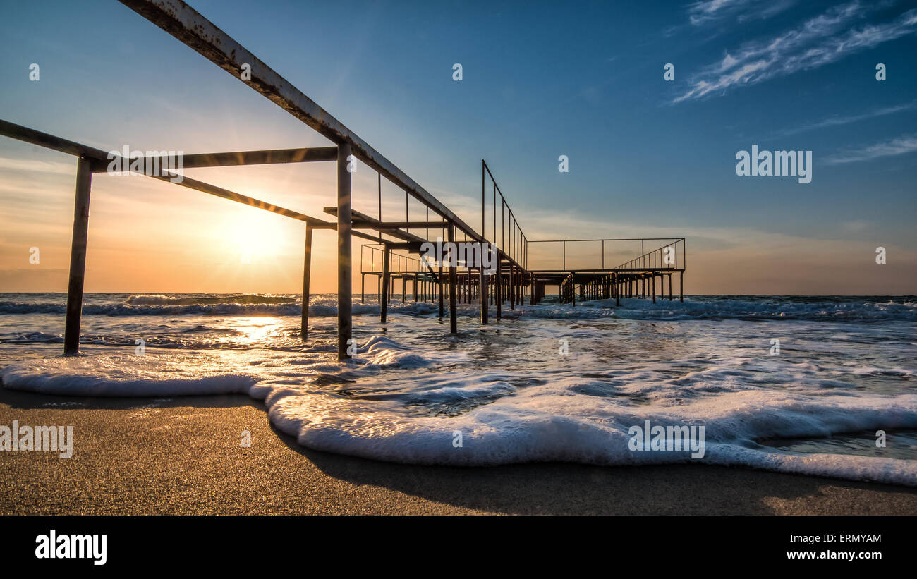 Waves sunrise ocean hi-res stock photography and images - Alamy