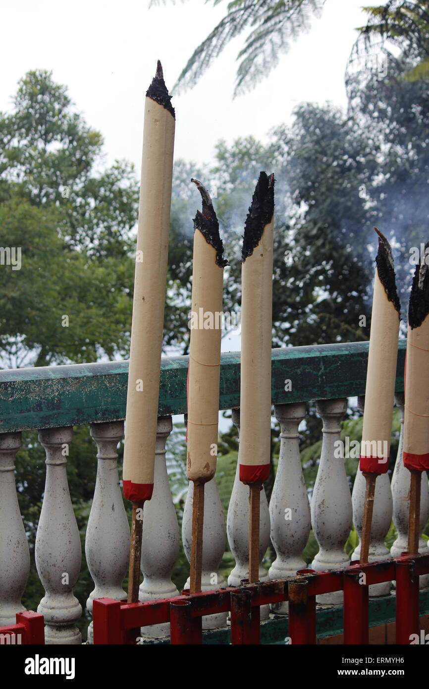 Joss sticks hi-res stock photography and images - Alamy