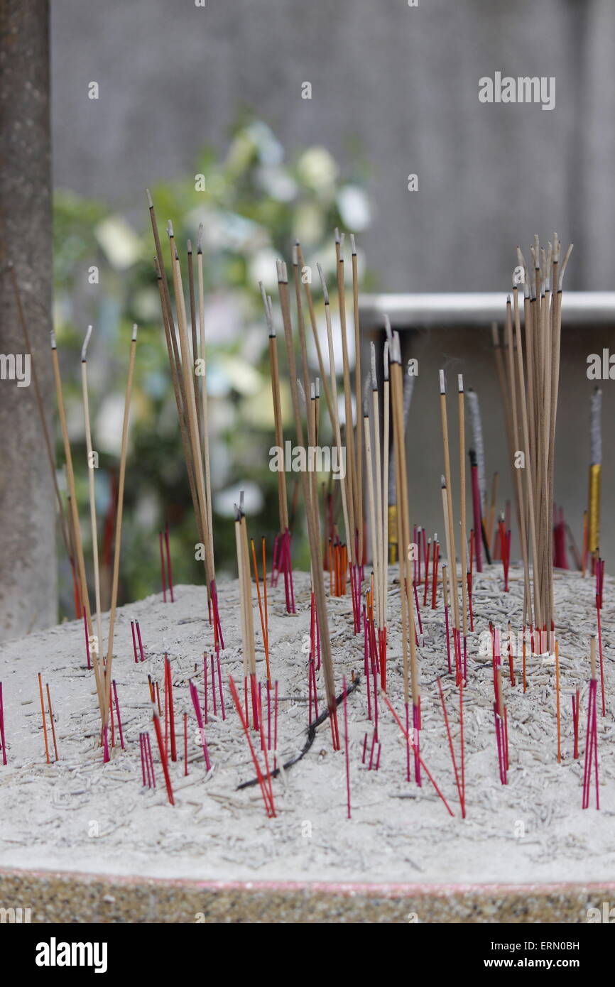 Joss sticks hi-res stock photography and images - Alamy