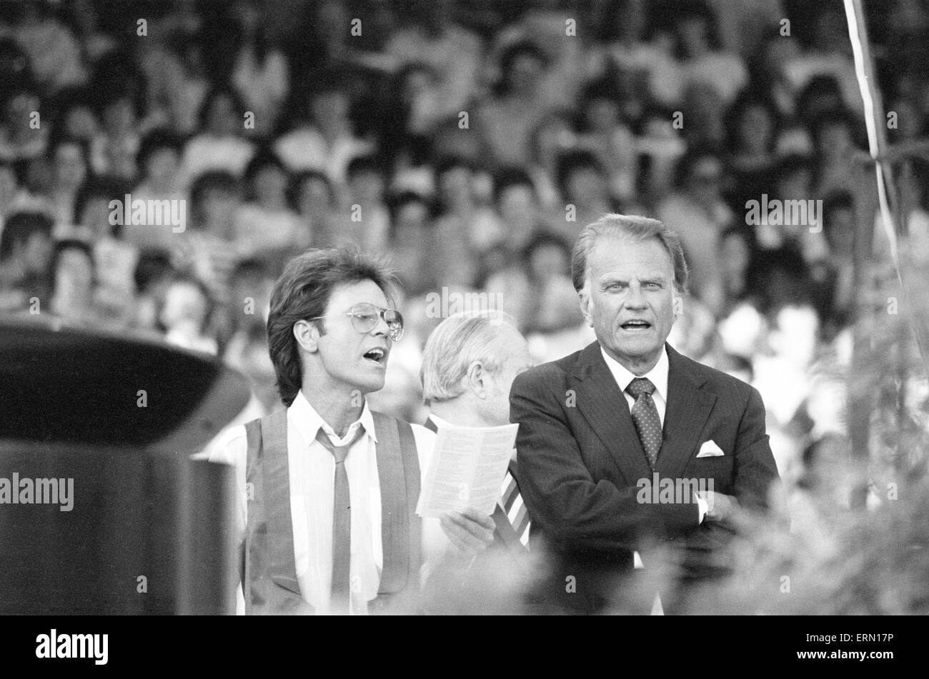 Billy Graham, American Christian evangelist, Mission England Crusade ...