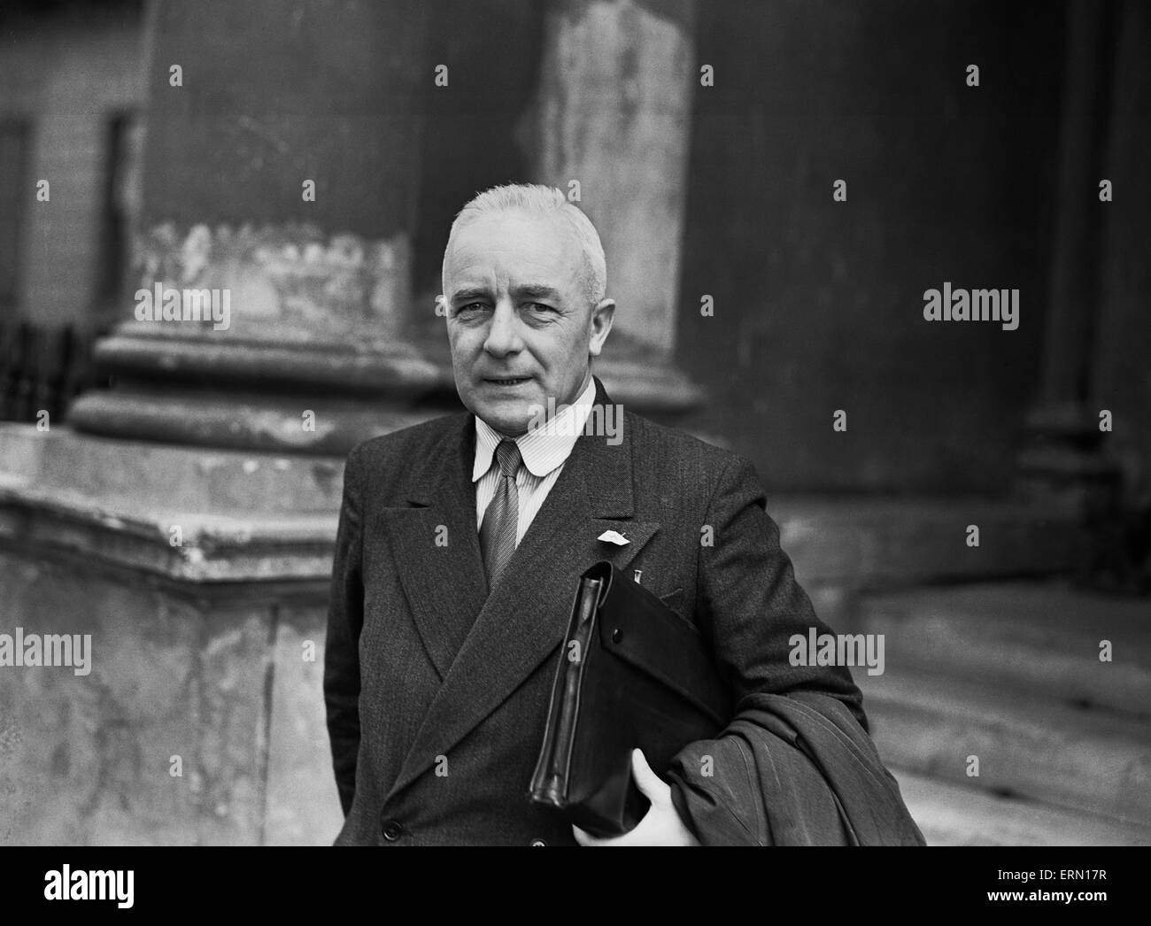 1950s doctor hi-res stock photography and images - Alamy