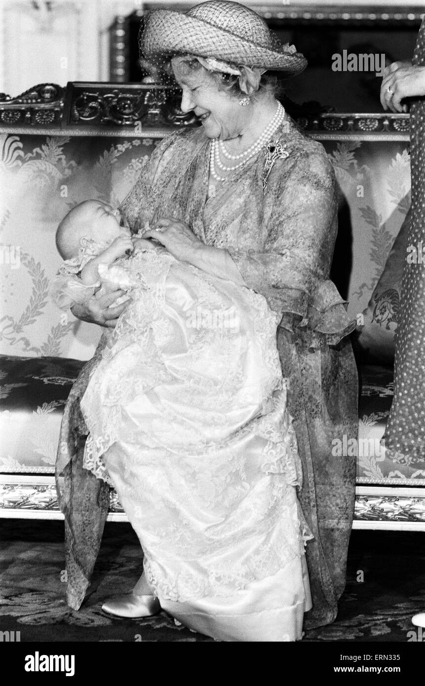 Prince William's Christening, the Queen Mother holding Prince William ...