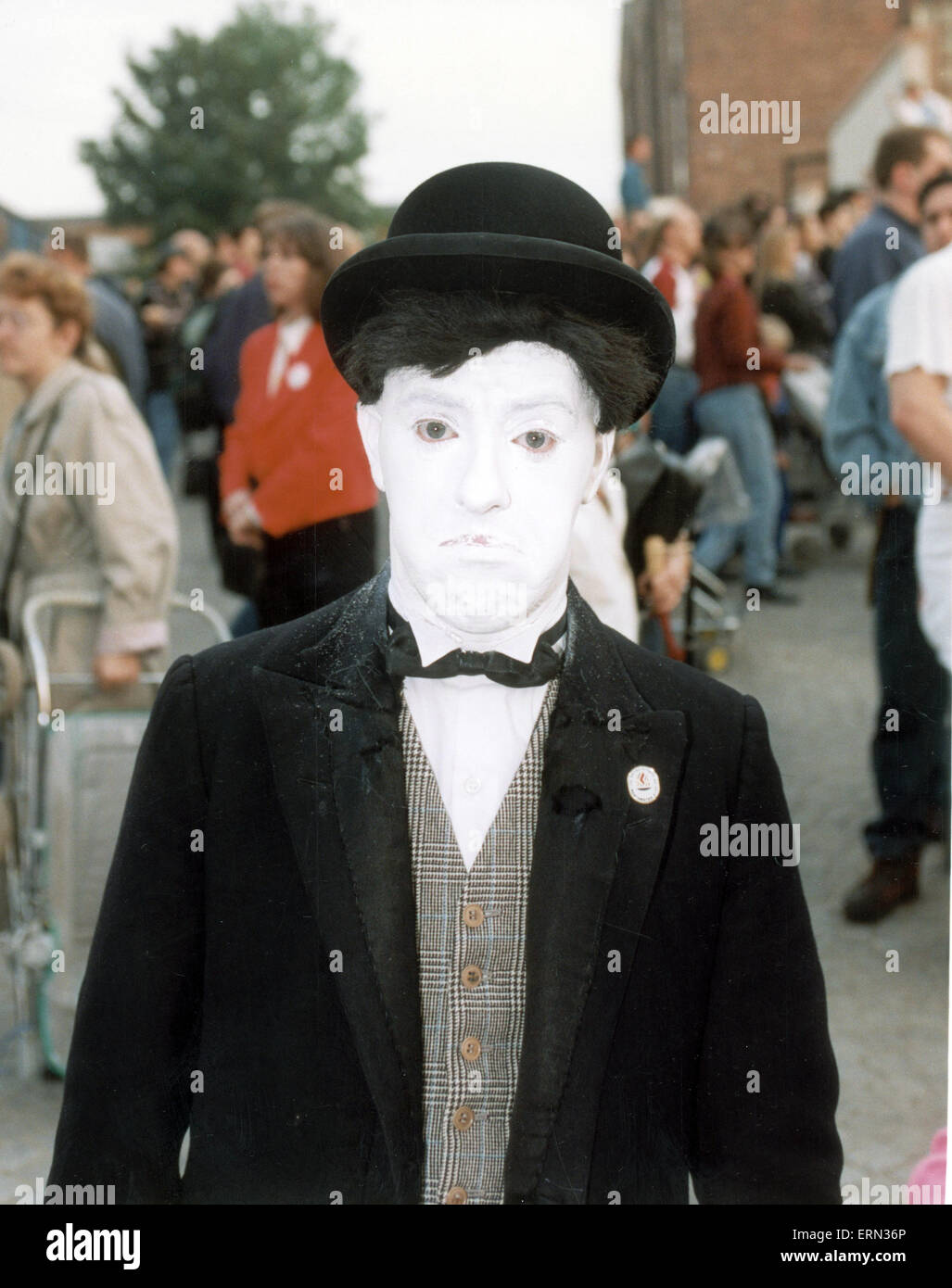 Manchester 2000 Olympic Bid, Crowds await official announcement on who ...