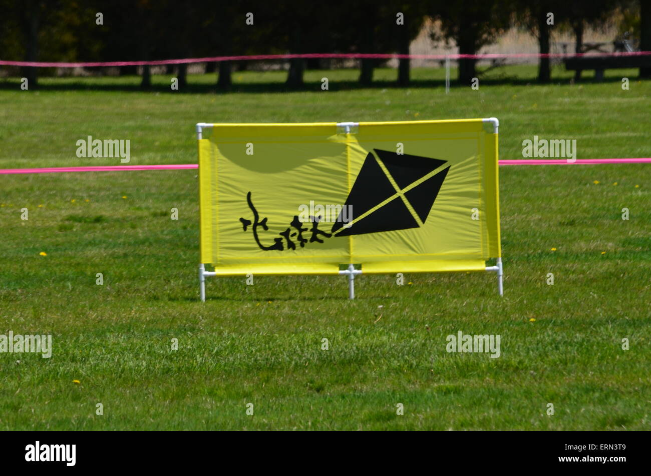 Kite flying sign hi-res stock photography and images - Alamy