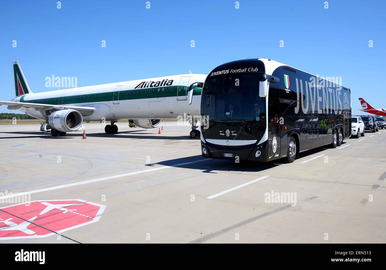 Berlin, Germany. 05th June, 2015. HANDOUT - The bus of Juventus Turin ...