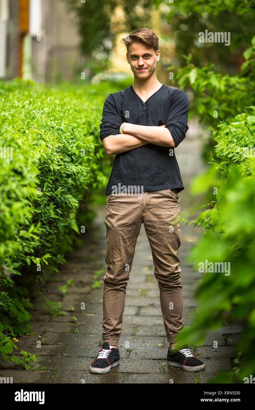 Side profile man full length hi-res stock photography and images - Alamy