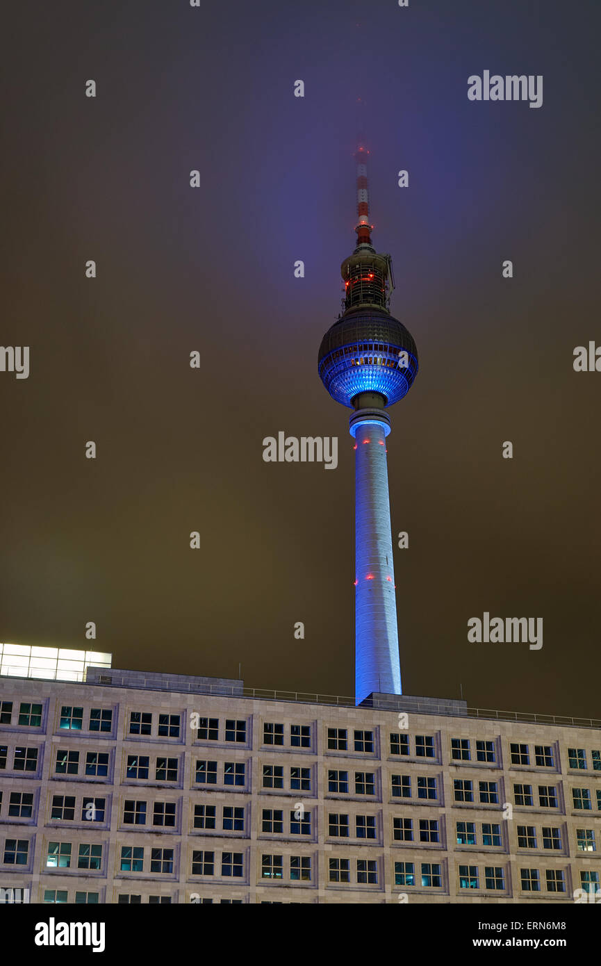 Window light night television hi-res stock photography and images - Alamy