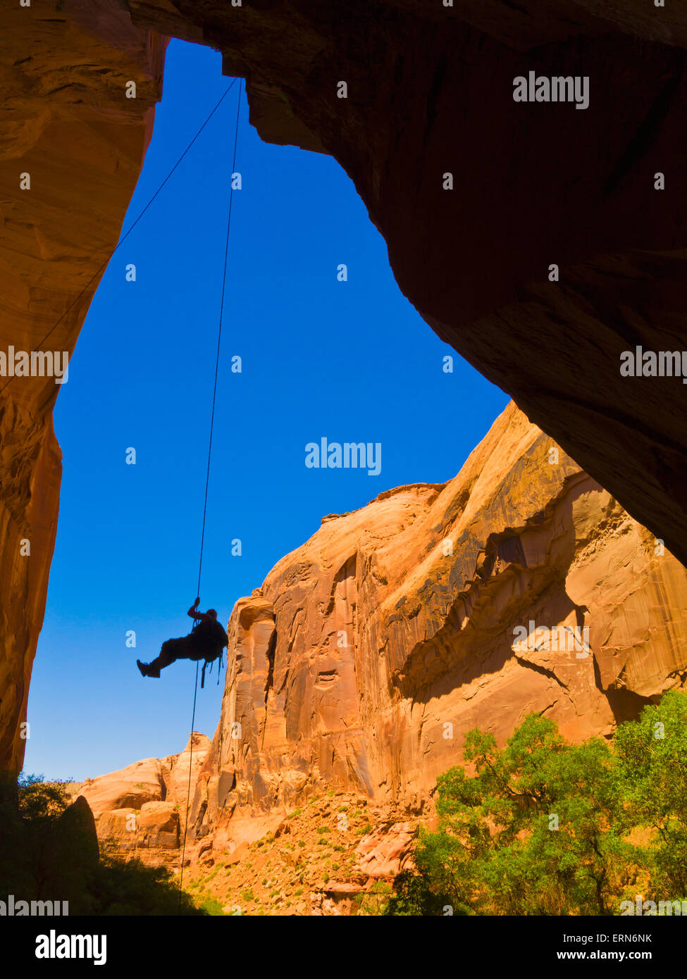 Rappelling cliff silhouette hi-res stock photography and images - Alamy