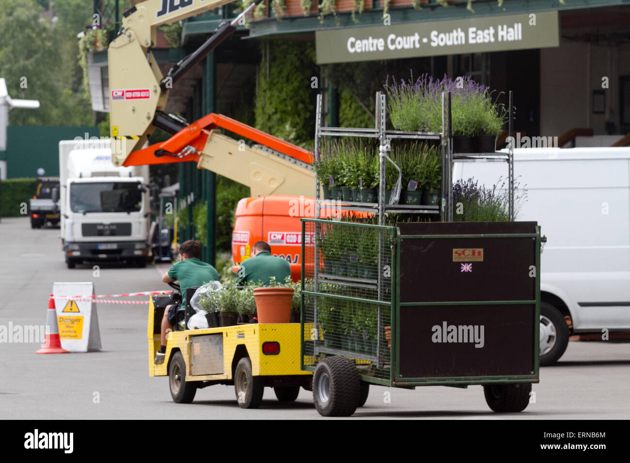 Wimbledon decorations hi-res stock photography and images - Alamy