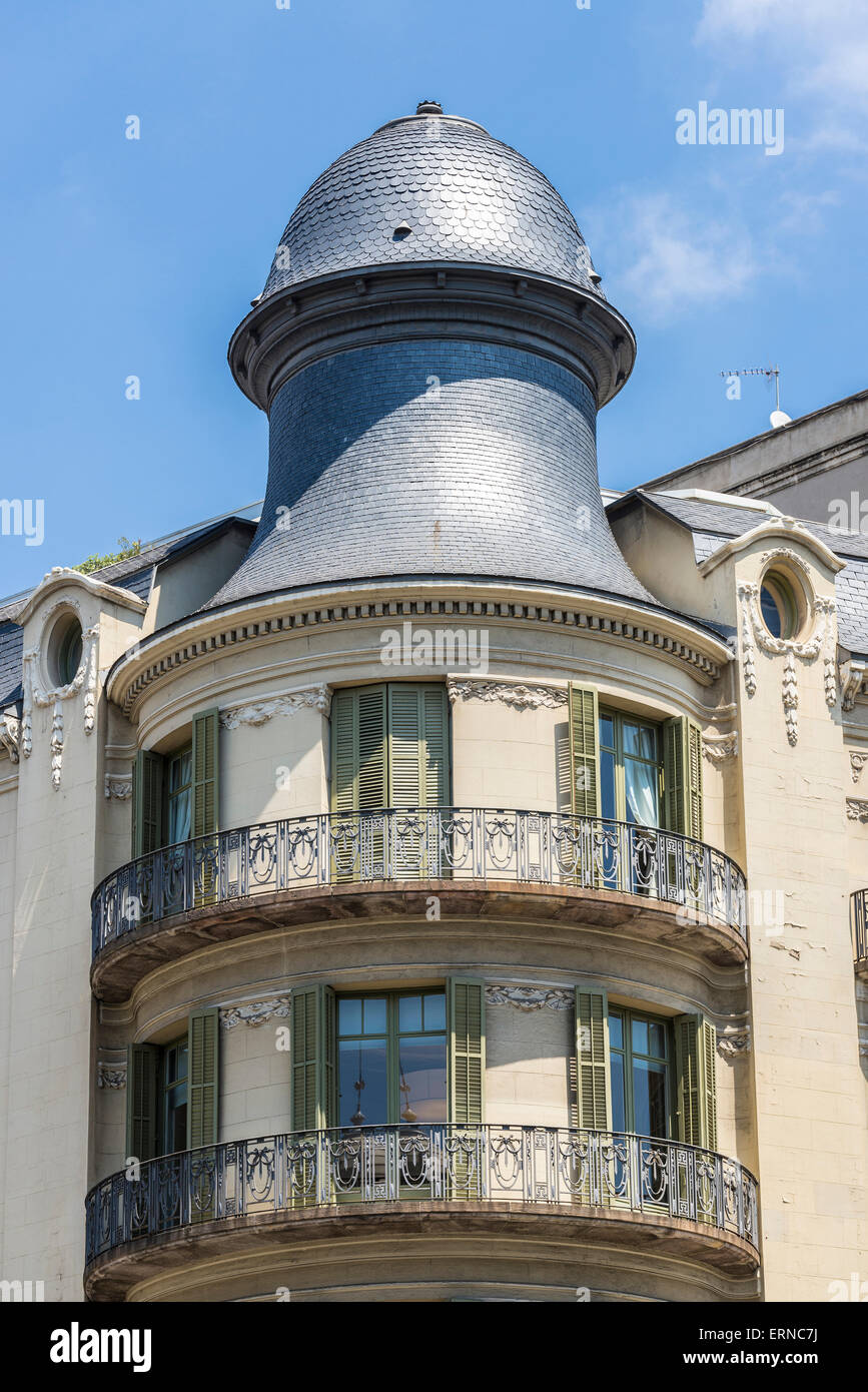 Dome building barcelona hi-res stock photography and images - Alamy