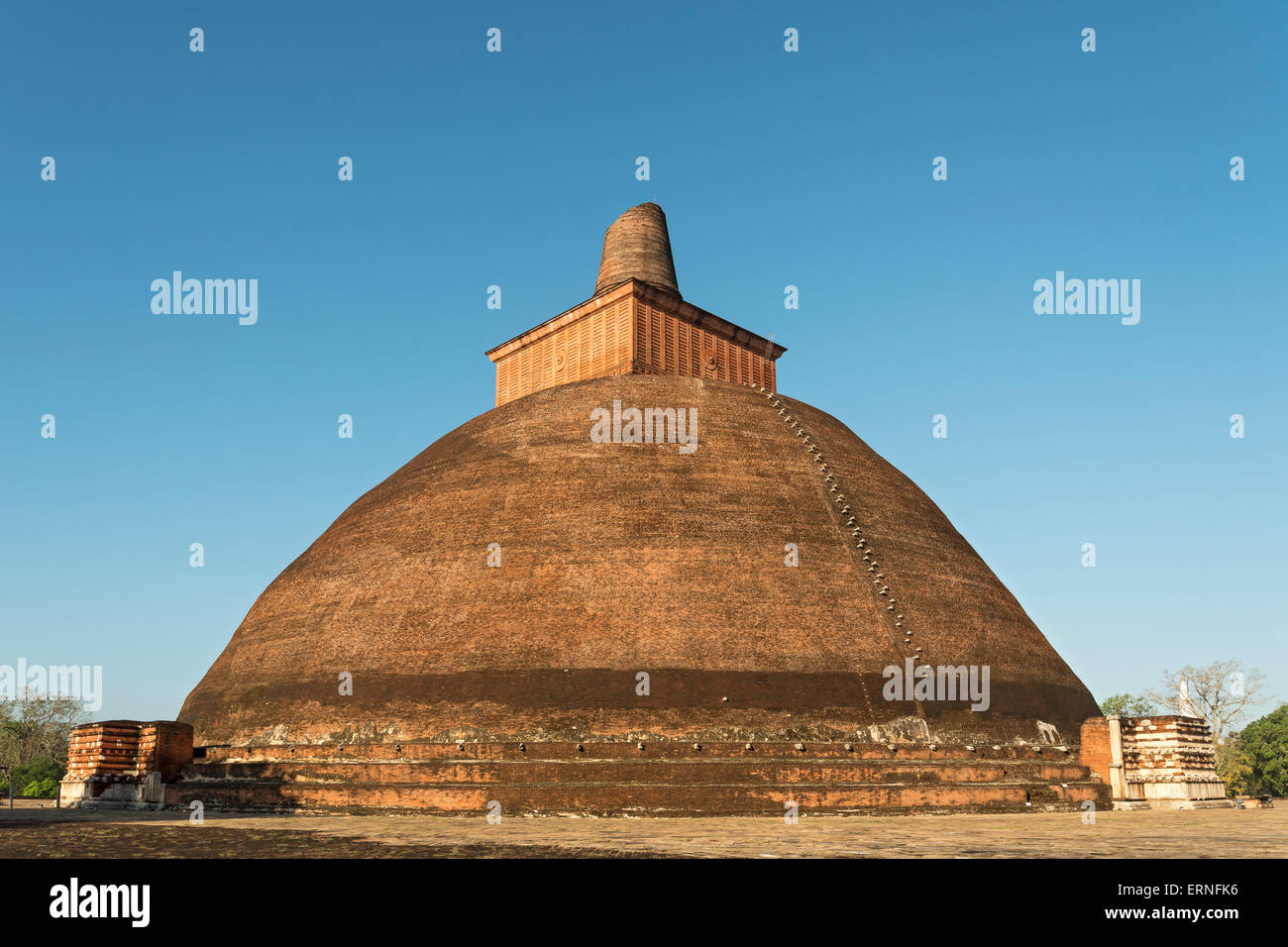 Jetavanarama Dagoba (Jetavanaramaya Stupa), Anuradhapura, Sri Lanka ...