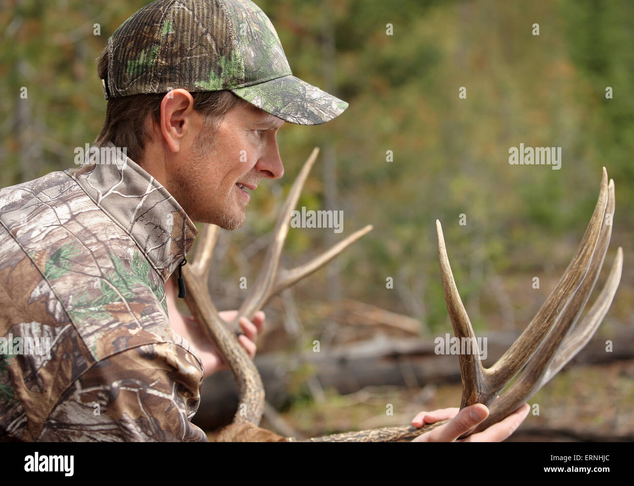Deer hunter hi-res stock photography and images - Alamy