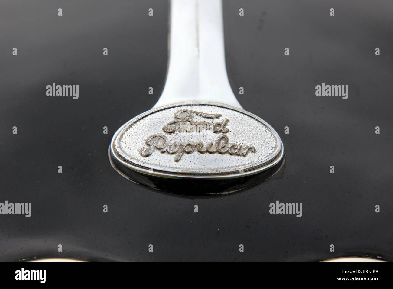 Ford car badge hi-res stock photography and images - Alamy