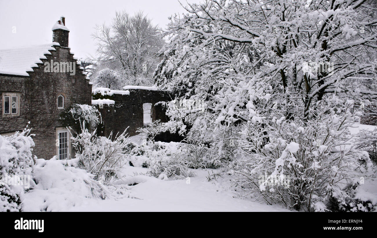 snowy scene in the english countryside Stock Photo - Alamy