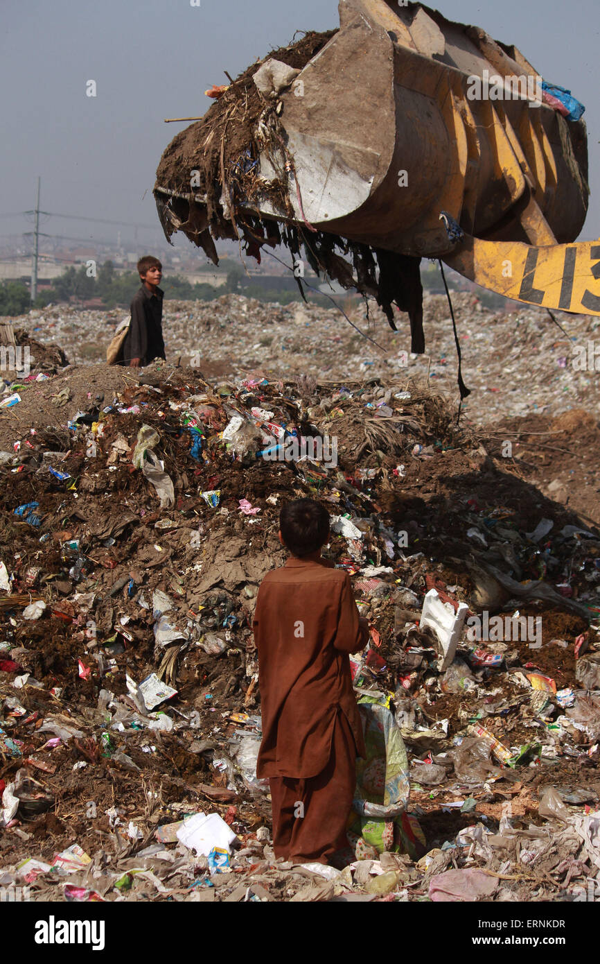 Rag sorter hi-res stock photography and images - Alamy