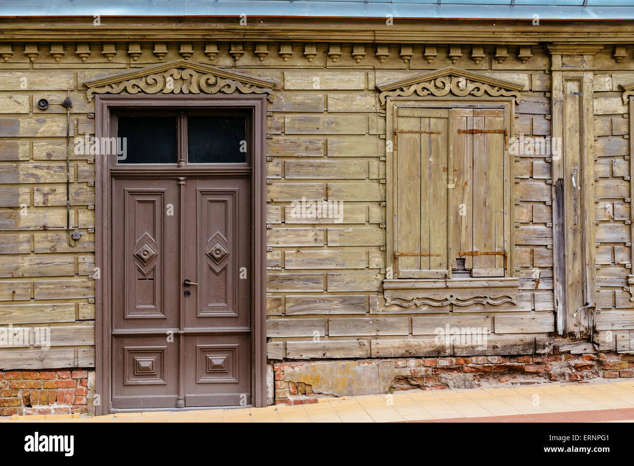 Boarded windows and doors hi-res stock photography and images - Alamy