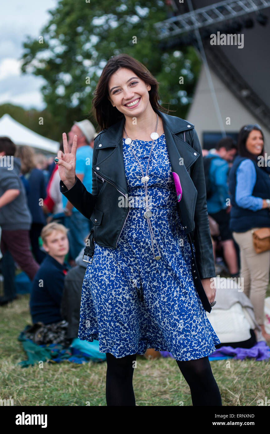 Model daisy lowe hi-res stock photography and images - Alamy
