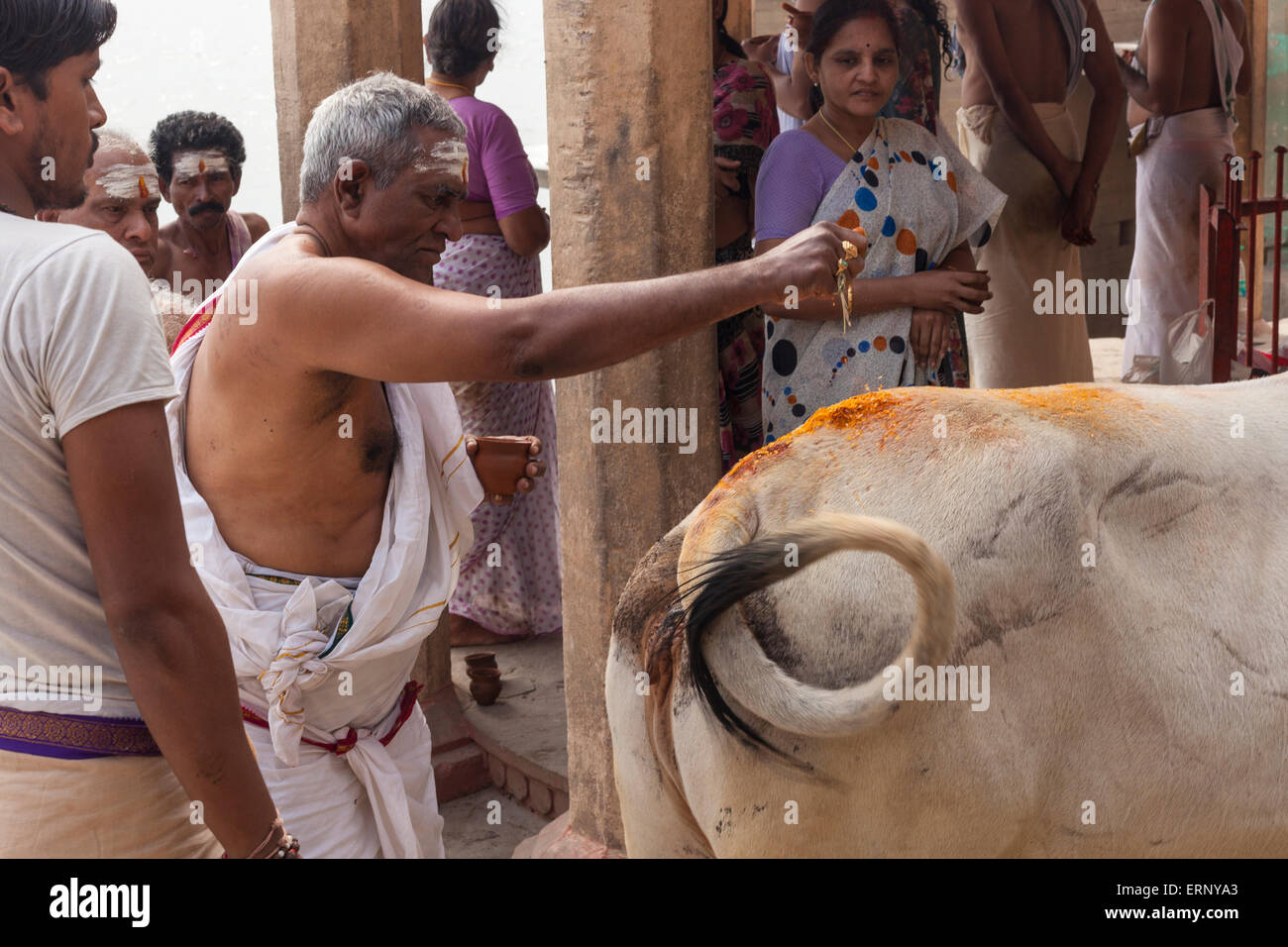Religious ceremony hi-res stock photography and images - Alamy