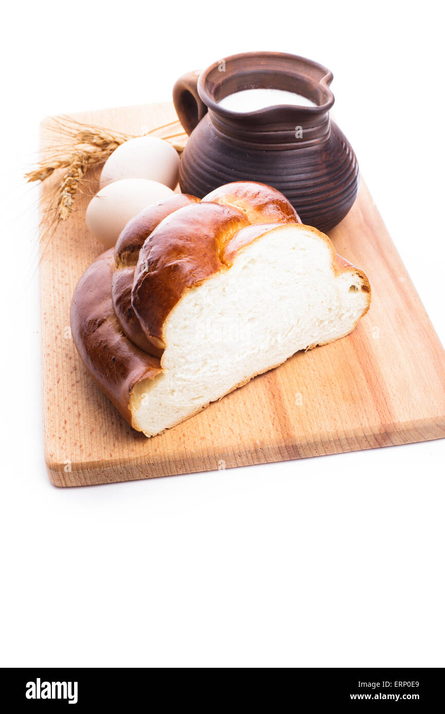 Fresh loaf of challah Stock Photo - Alamy